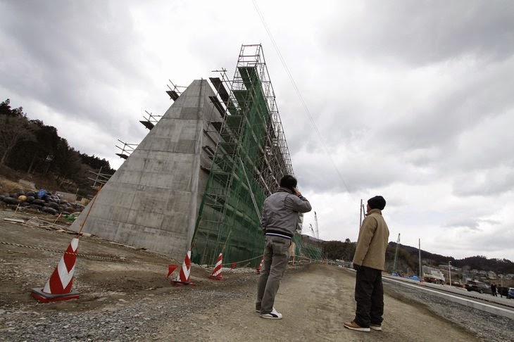Planned Great Japan Anti-tsunami Sea Wall would be 1/50th the length of ...