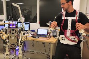 MIT robot mimicks movement of person wearing exoskeleton ...