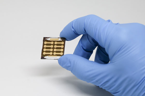 Perovskite mixed into solar ink can print 20.1% efficient solar onto ...
