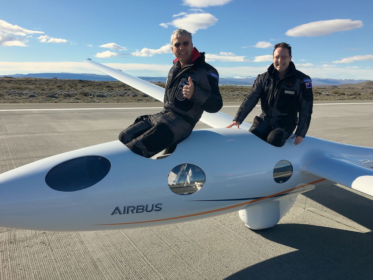 Engineless Airbus Perlan rides mountain wave winds to a record 52,000 ...