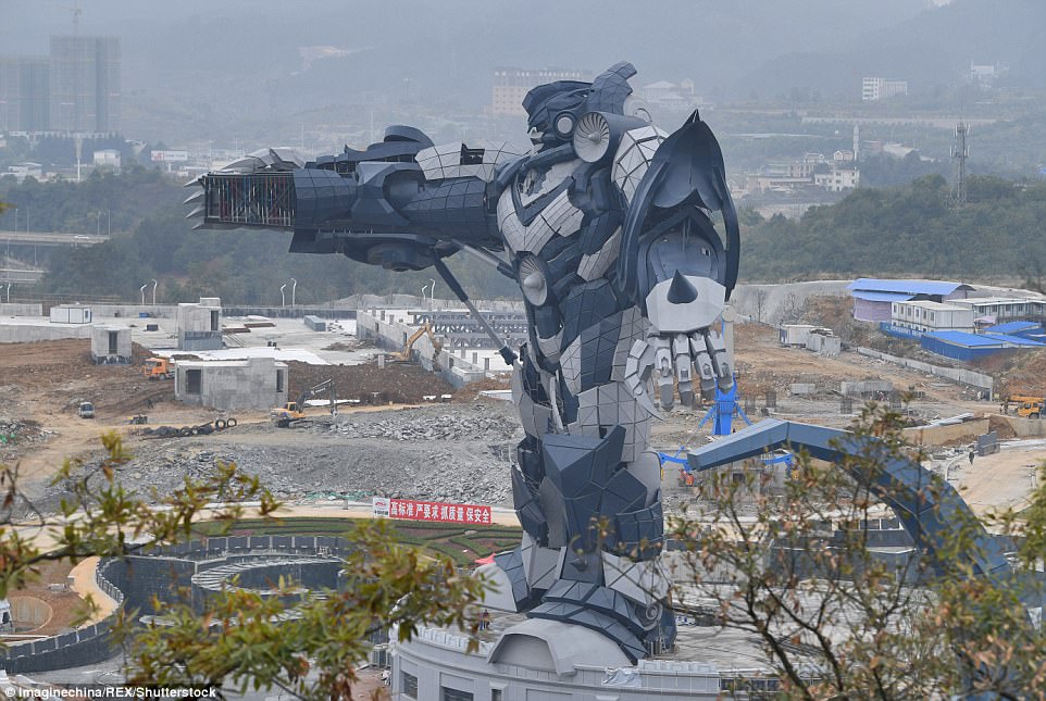China has statue of a Transformer that is taller and heavier than the ...