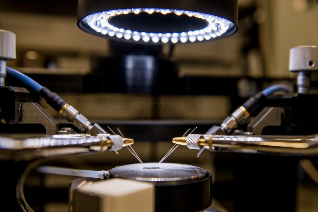 Russian and UK physicists develop superconducting quantum state ...