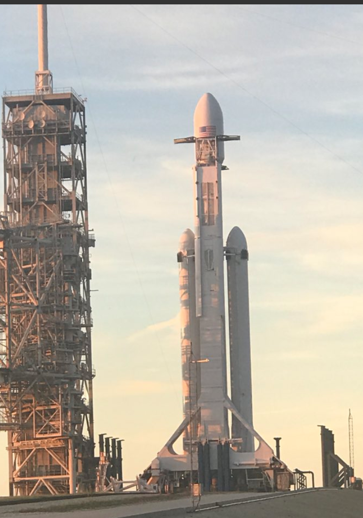 Spacex Could Make A 100 Ton Payload Capacity Falcon Super Heavy And Only Bfr For Human Tourists