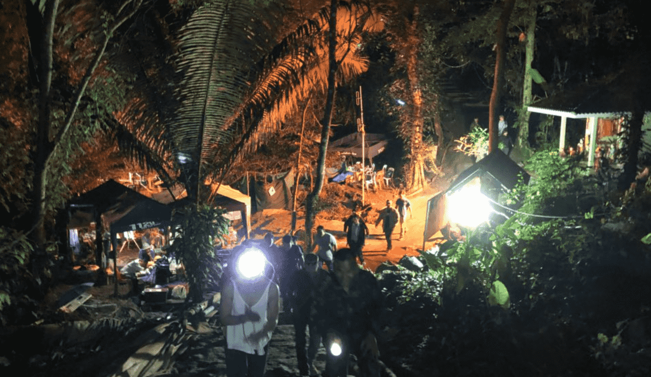 Elon Musk and SpaceX rescue mini-sub are in Thailand but buddy diving ...