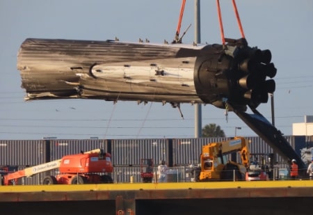 SpaceX Falcon Heavy Center Core Booster in Pieces | NextBigFuture.com