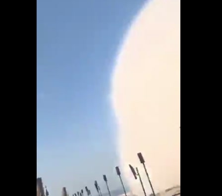 Huge Mushroom Cloud Explosion in Beirut Looks Like 1000 Tons of ...