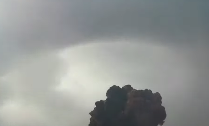 Huge Mushroom Cloud Explosion in Beirut Looks Like 1000 Tons of ...