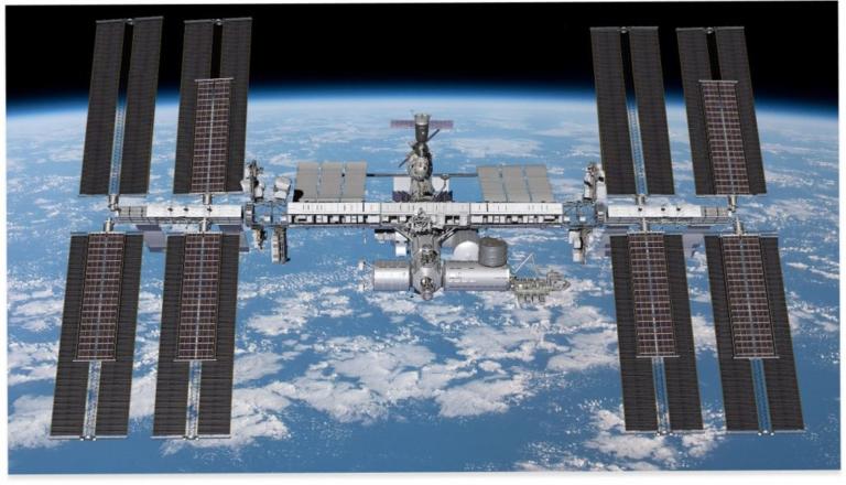 SpaceX ISS Cargo Mission Will Bring More Solar Power | NextBigFuture.com