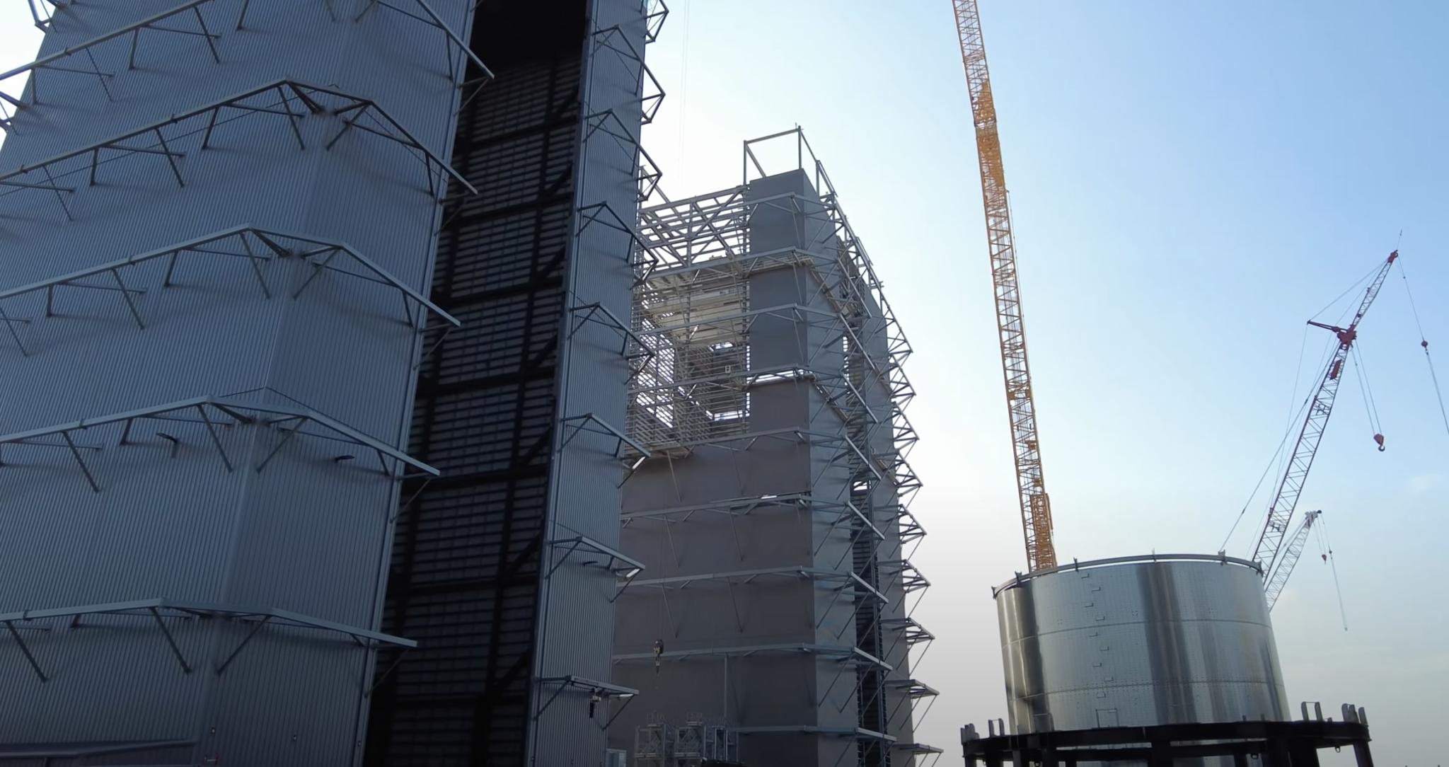 Elon Musk Gives Everyday Astronaut a SpaceX Starbase Tour ...