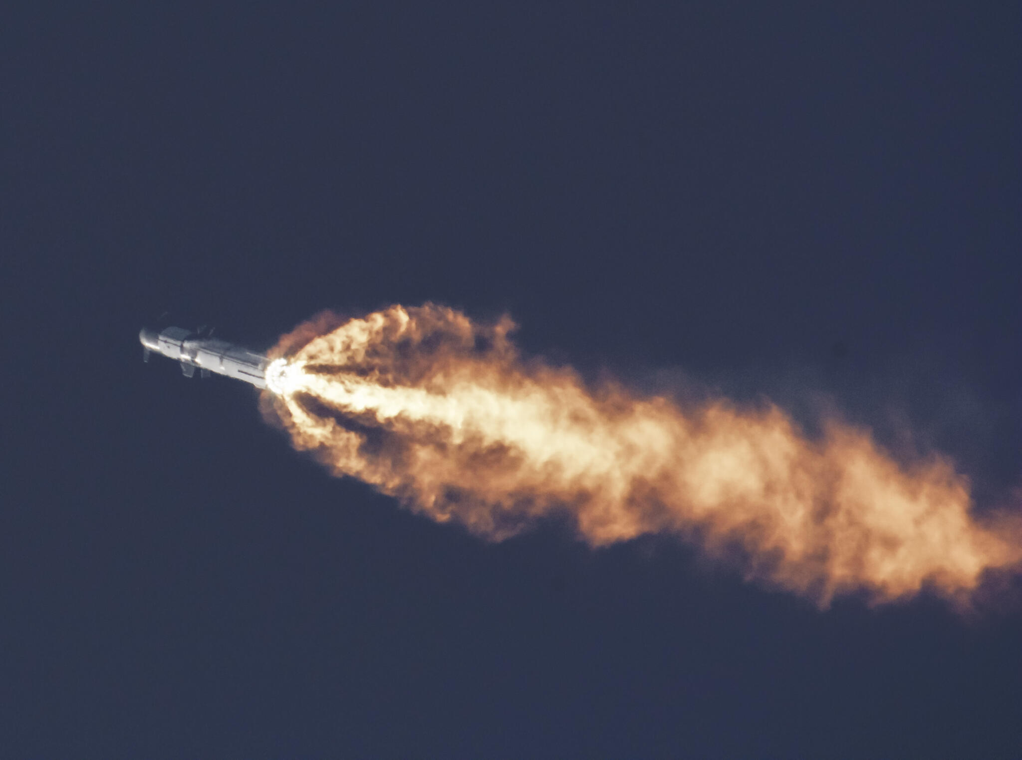 Pictures of The Most Powerful Launch Vehicle Ever | NextBigFuture.com
