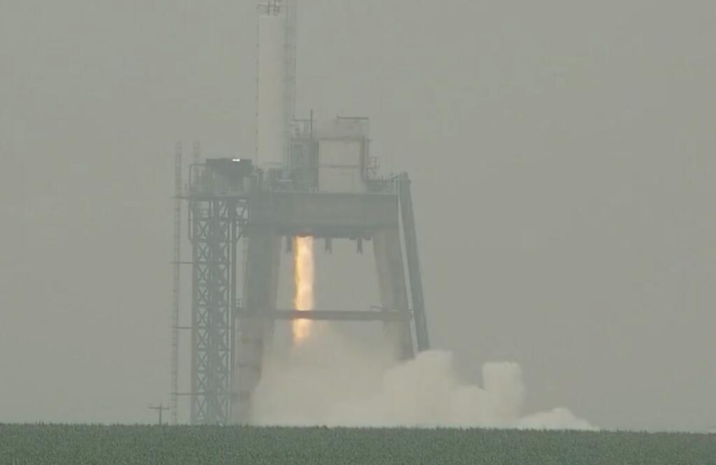 SpaceX Raptor 3 Engine is Test Fired and Has 17% More Thrust ...