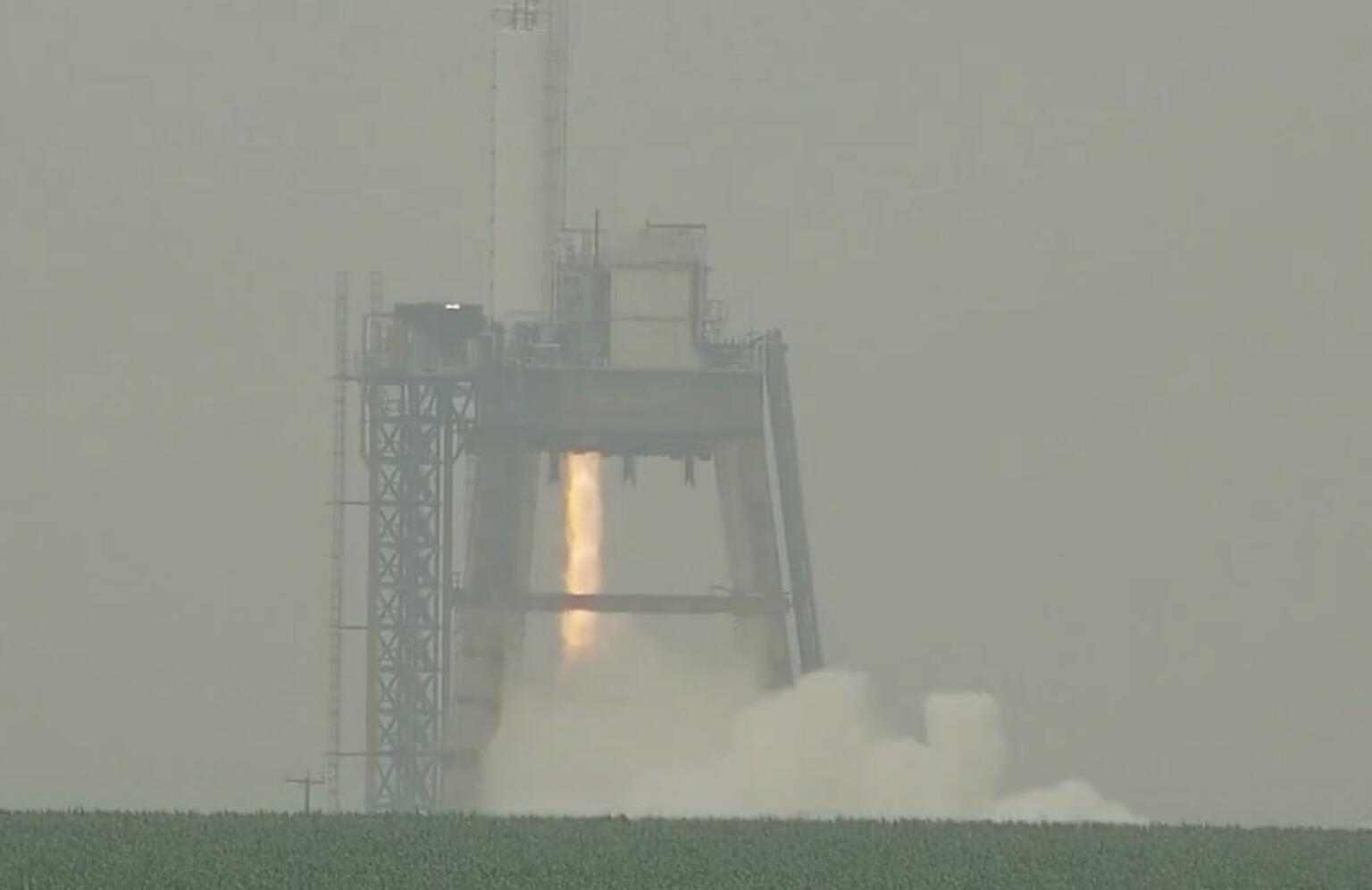 SpaceX Raptor 3 Engine is Test Fired and Has 17% More Thrust ...
