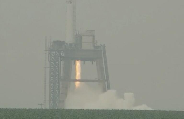 SpaceX Raptor 3 Engine is Test Fired and Has 17% More Thrust ...