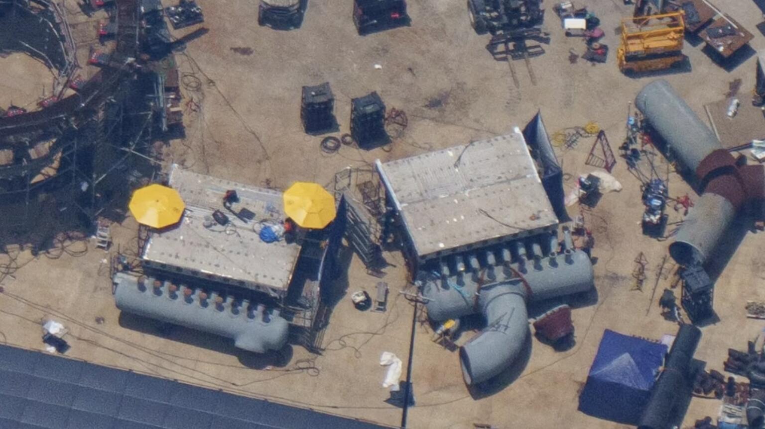 SpaceX Raptor Test Fired into a Water Cooled Steel Plate ...