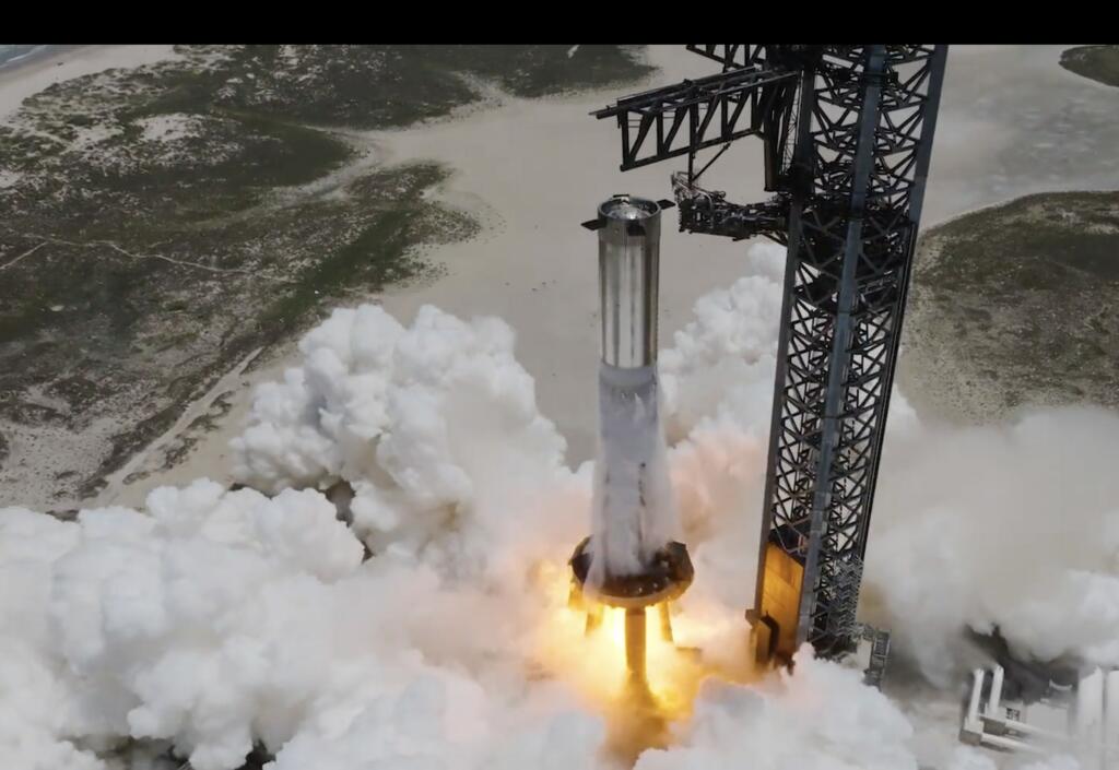 Successful SpaceX Booster 9 Static Fire With Water Deluge Protection ...