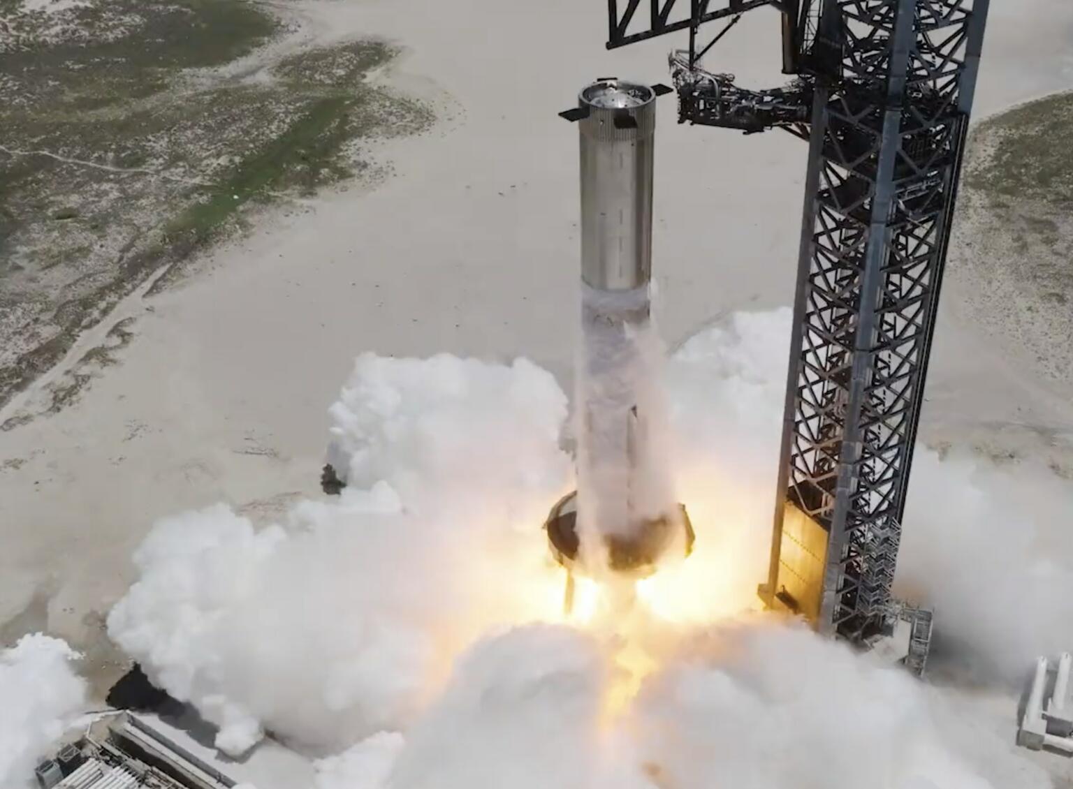 Successful SpaceX Booster 9 Static Fire With Water Deluge Protection ...