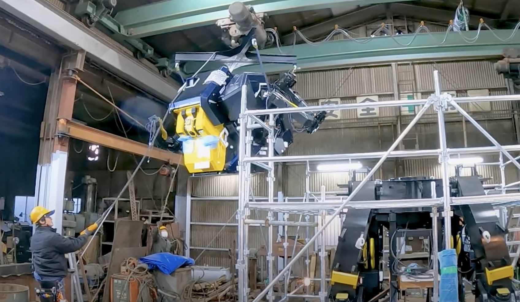 Real Life 15-Foot Tall Giant Mechs from a Japanese Startup ...