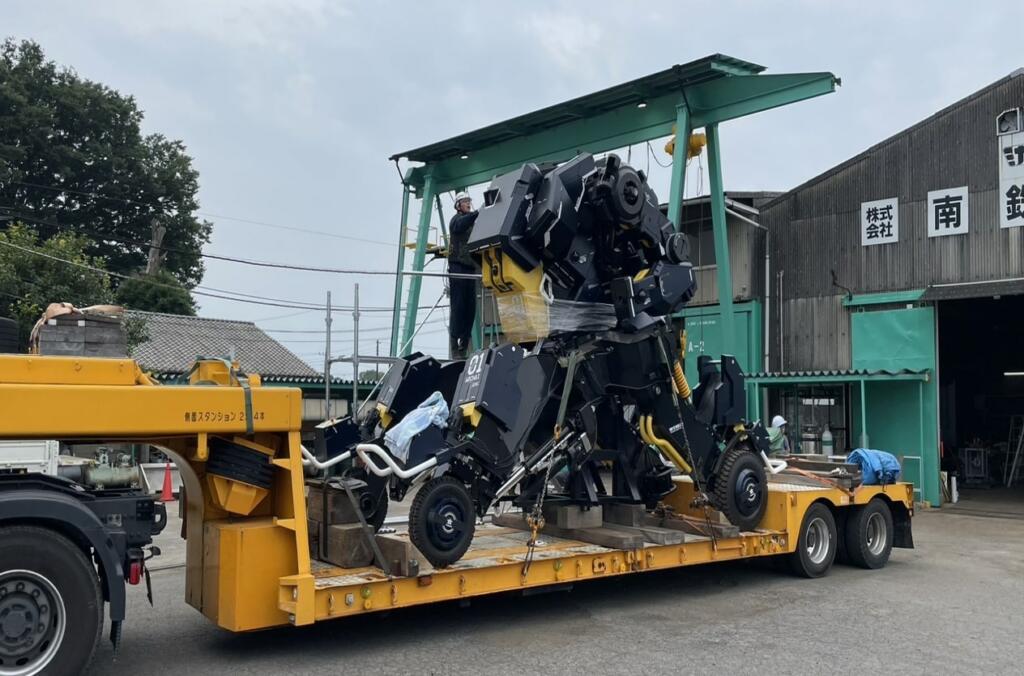 Real Life 15-Foot Tall Giant Mechs from a Japanese Startup ...
