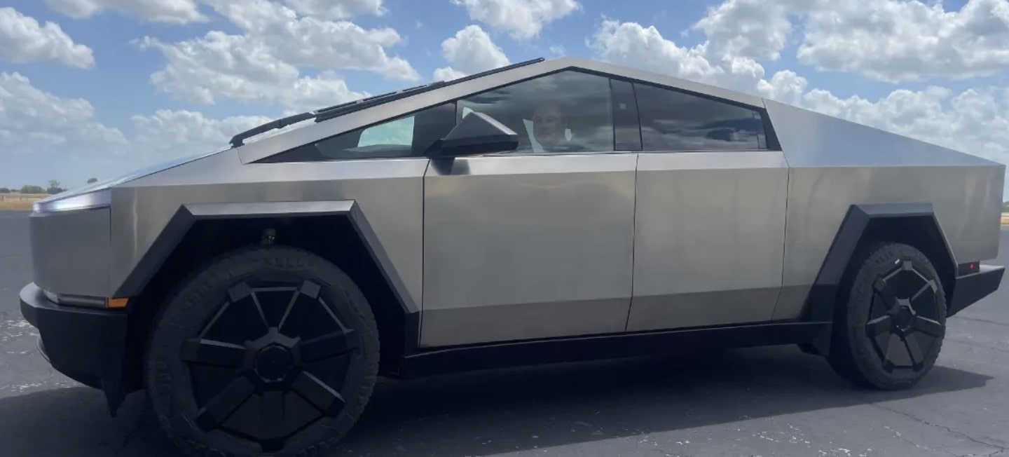 New Tesla Model Y RWD Changes Batteries to Give 4680 to Cybertruck ...