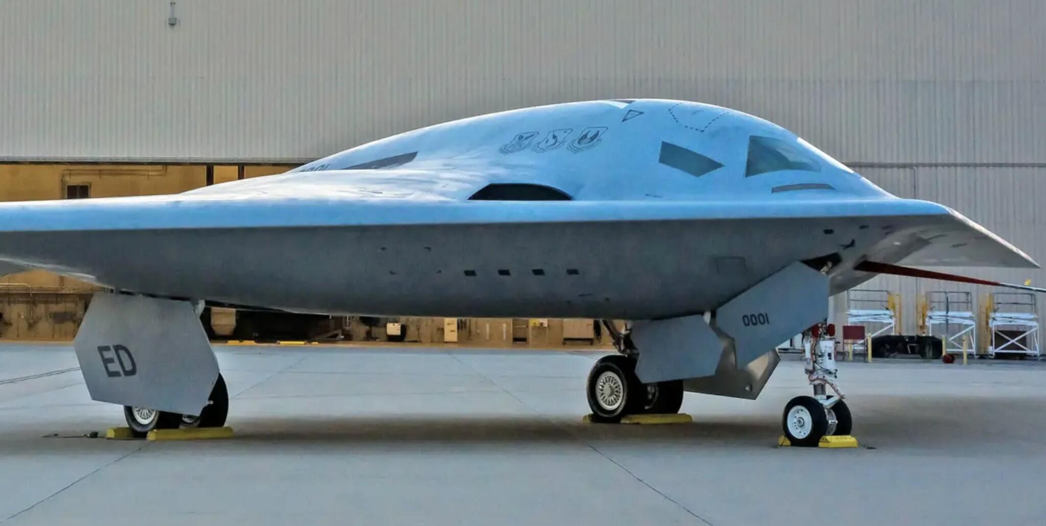 First Leaked Photo of the Secret Backend of the B-21 Stealth Bomber ...