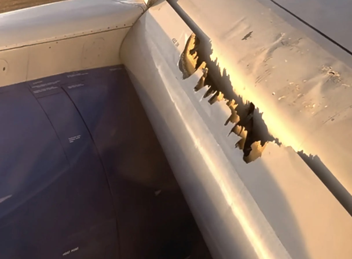 Boeing 757 Wing Coming Apart Forced Emergency Landing | NextBigFuture.com