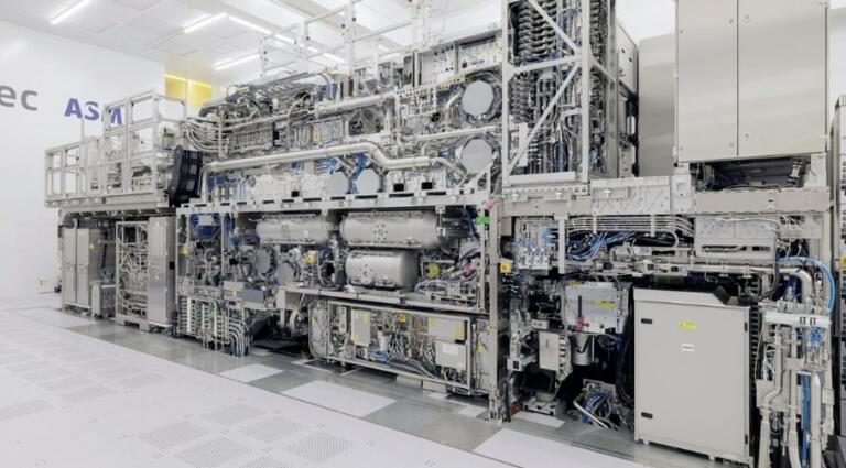 Lithography Leader ASML Hyper-NA is Next Step in Smaller Transistors. 2 ...