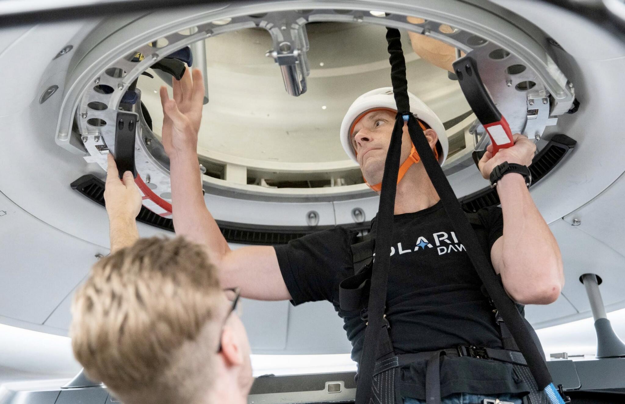 Improved SpaceX EVA Suit and Dragon Adapted for EVA | NextBigFuture.com