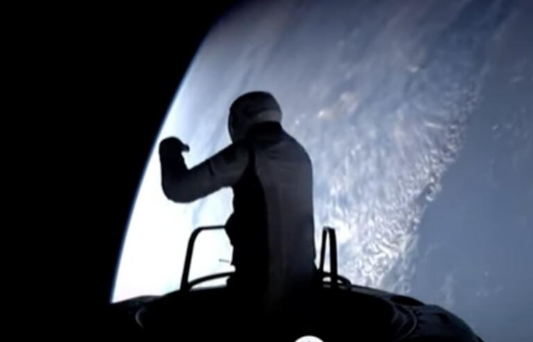 SpaceX Polaris Dawn Has Successful Commercial Space Walk ...