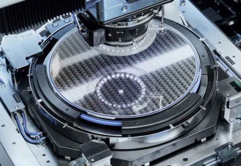 China Will Close the Semiconductor Gap After EUV Lithography ...